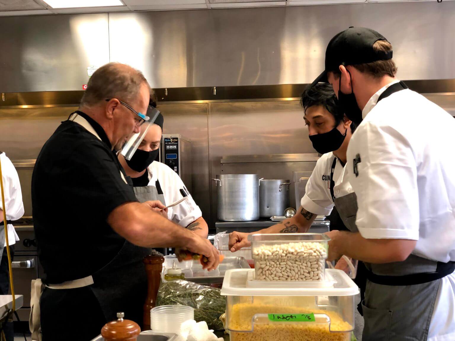 What's the Difference Between a Chef and a Cook? | CulinaryLab School
